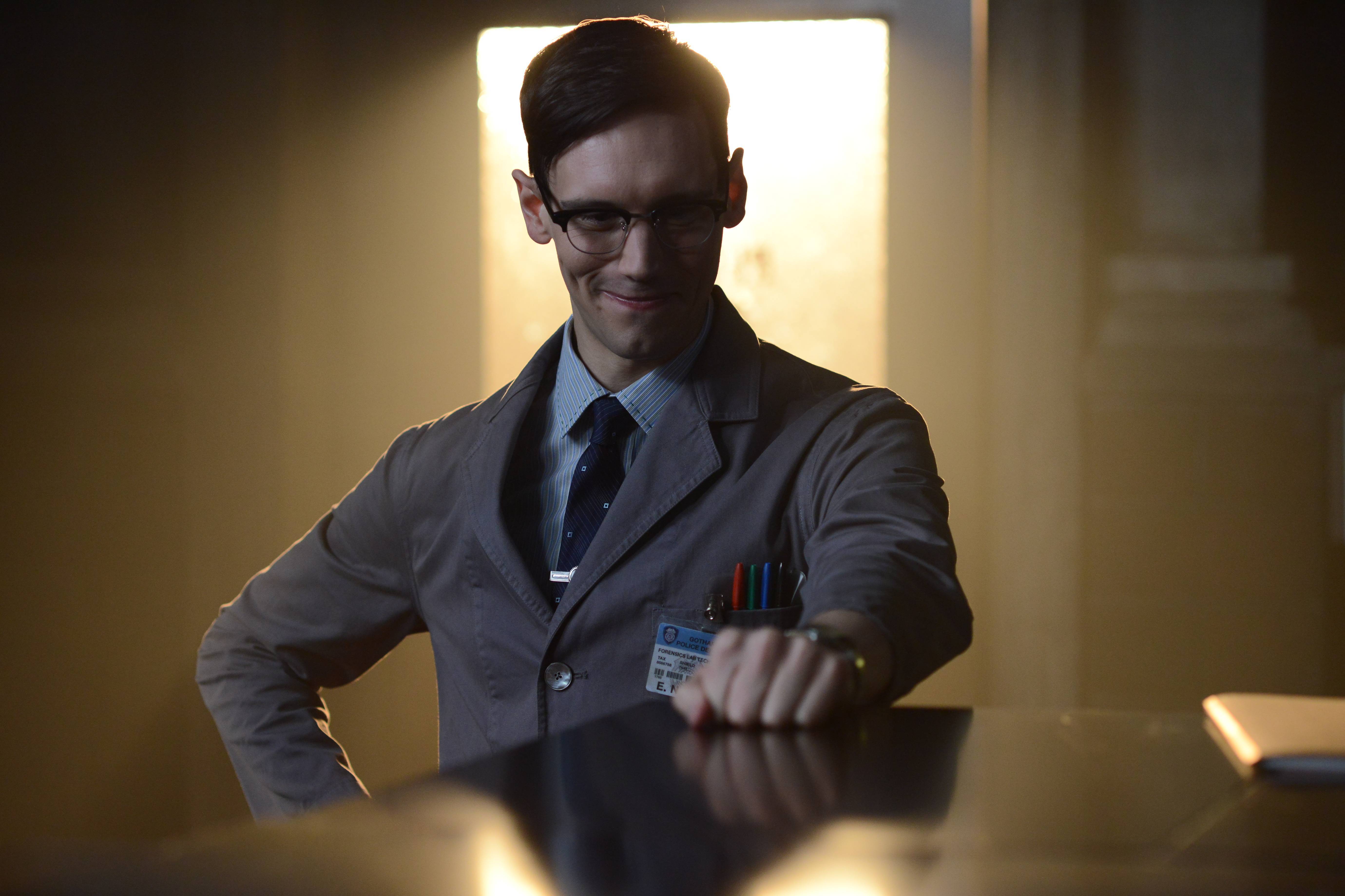 ‘Gotham’ Season 2 – New Stills From Episode 2, “Knock, Knock” – We Geek ...